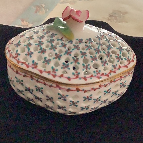 De La Reine | Other | Trinket Box Basket Pierced Porcelain With Rose ...